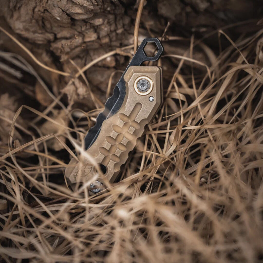 Folding PryBar Multifunctional Crowbar - Edcgearzone.com